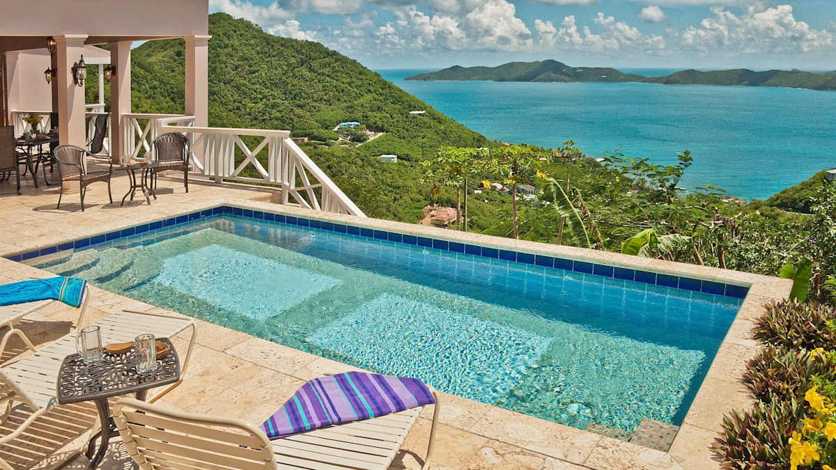 Discover villas with pools | Vrbo UK