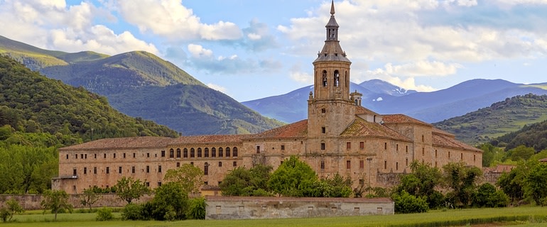 Ruta por los 9 monasterios más bellos de España | Vrbo España
