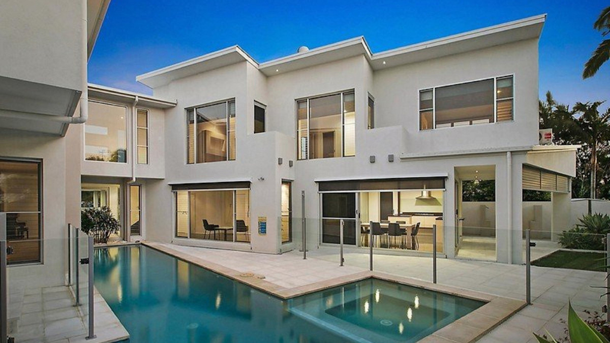 Experience a first-class Sunshine Coast holiday rental | Stayz