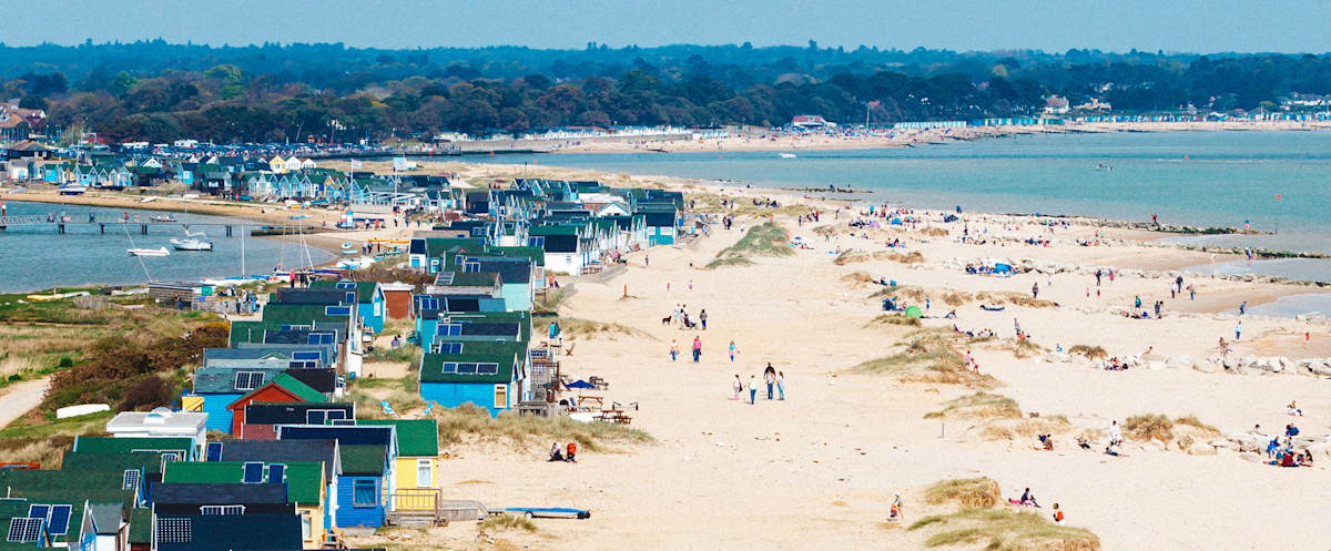 Mudeford Sandbank beach holidays | Vrbo UK