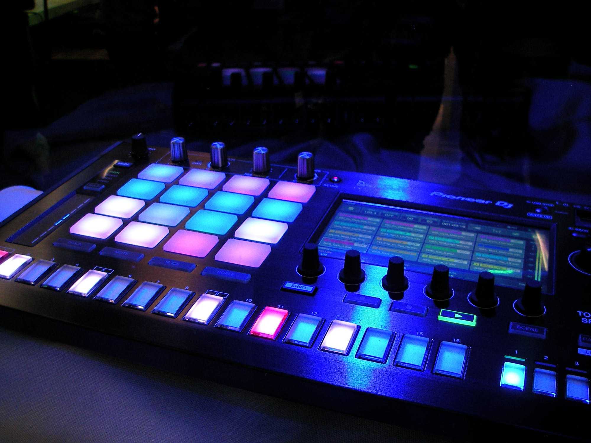 What Is Sampling Plus 10 Songs You Didn t Know Were Sampled Bl kur what-is-sampling-plus-10-songs-you-didn-t-know-were-sampled-bl-kur