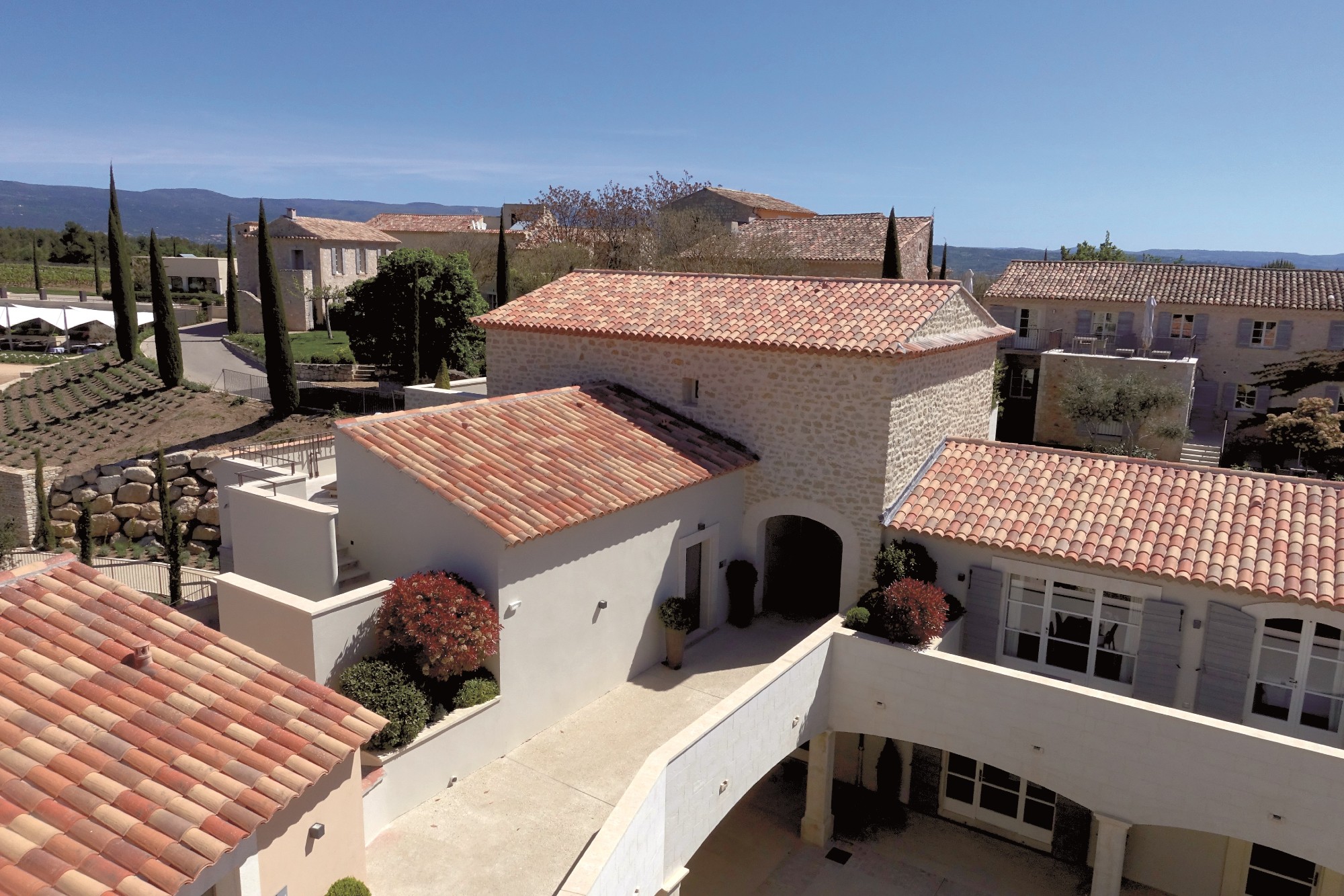 Tuile terre cuite Plate de Marseille - Rouge | Monier BMI France