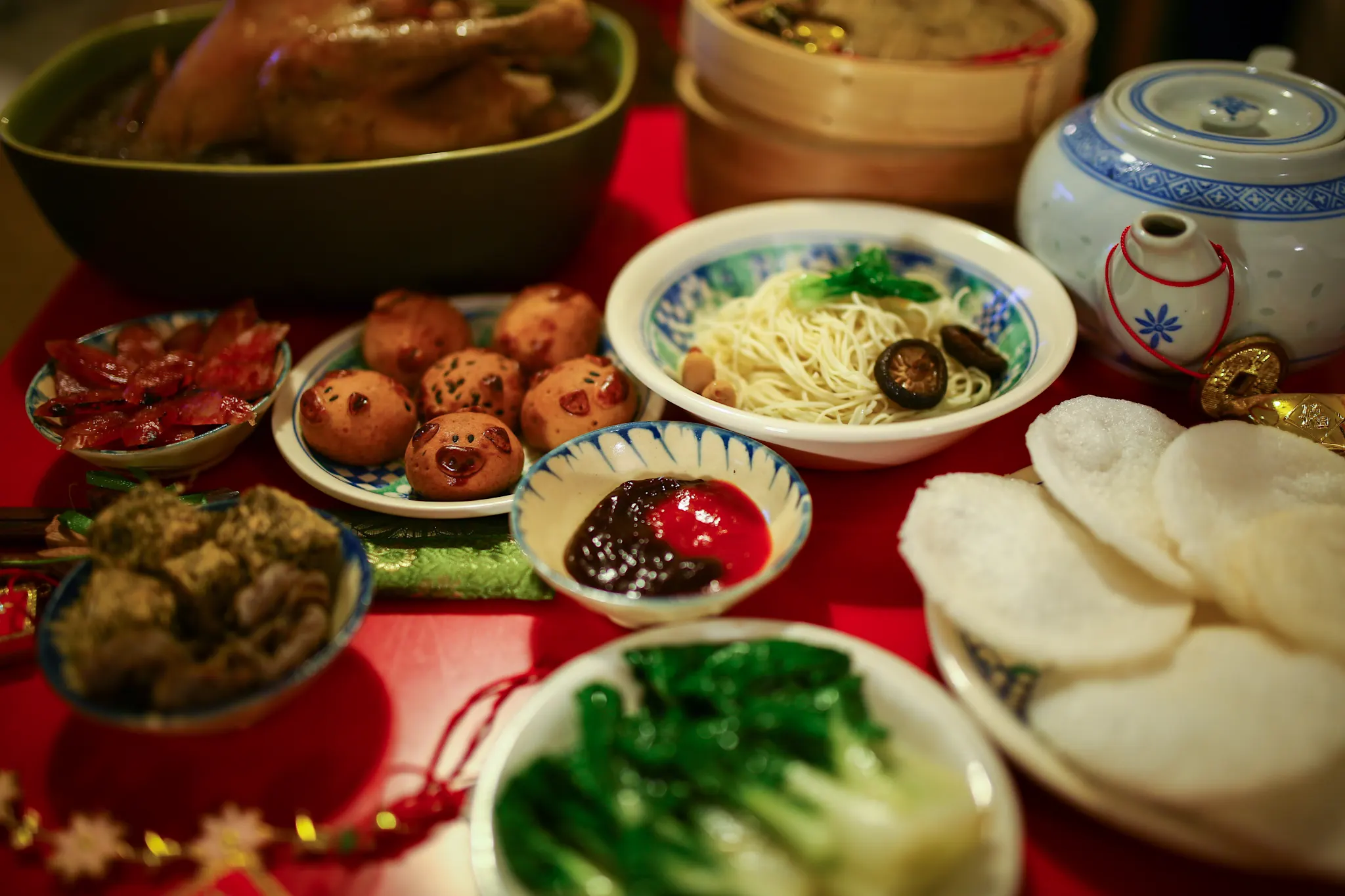 What to Eat During Chinese New Year? 8 Must-haves