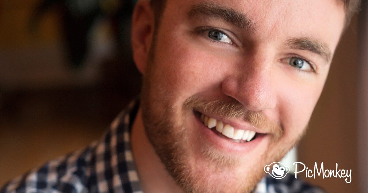 Take a Professional Headshot with These 4 Tips