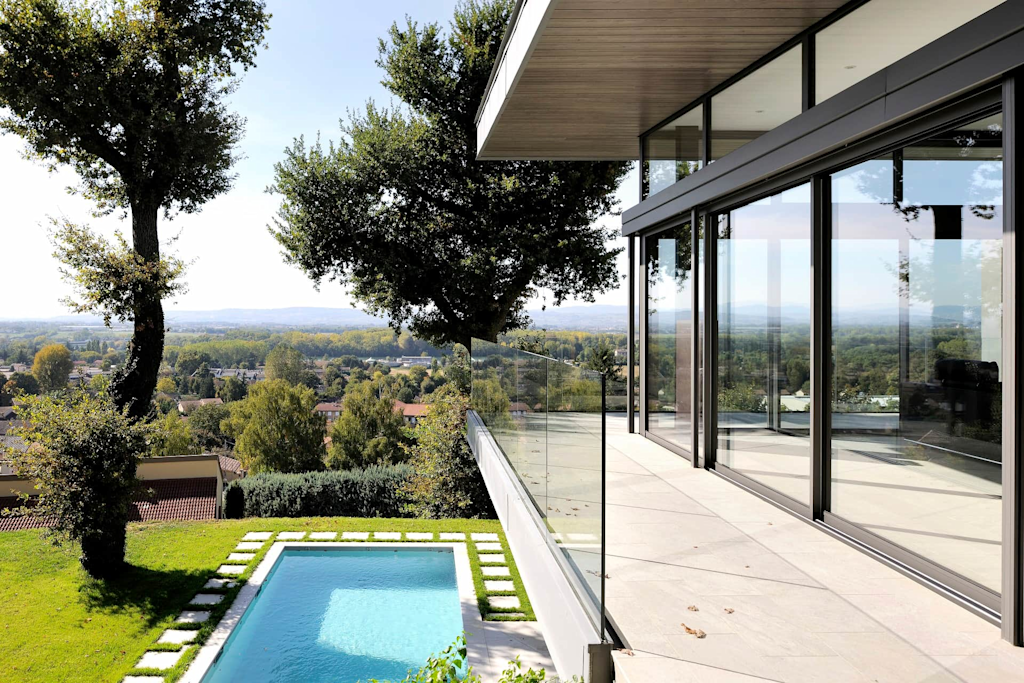 Guardas Alumínio Terraço - TECHNAL