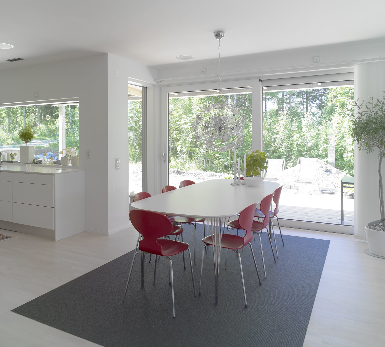 Aluminium bathroom window - TECHNAL