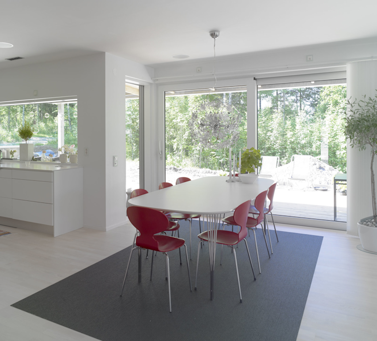 Aluminium bathroom window - TECHNAL