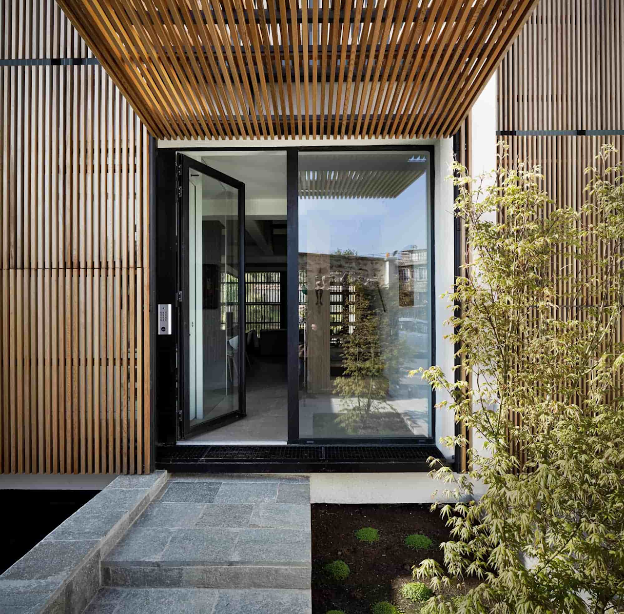 Porte d'entrée moderne aluminium - TECHNAL