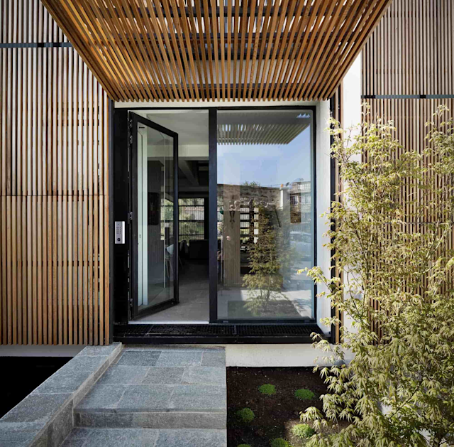 Porte d'entrée moderne aluminium - TECHNAL
