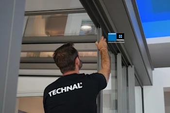 Fenêtres en Aluminium Aluminium - TECHNAL