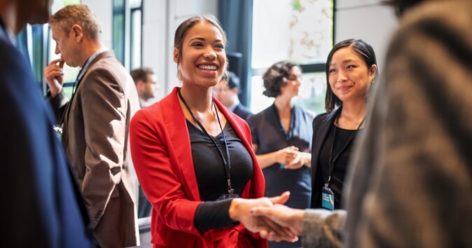 10 Crucial People Management Skills Every Leader Must Master