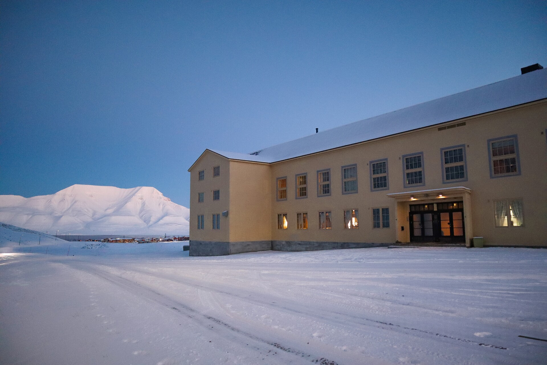 Huset Restaurant | Food & Drink in Longyearbyen | Hurtigruten Svalbard