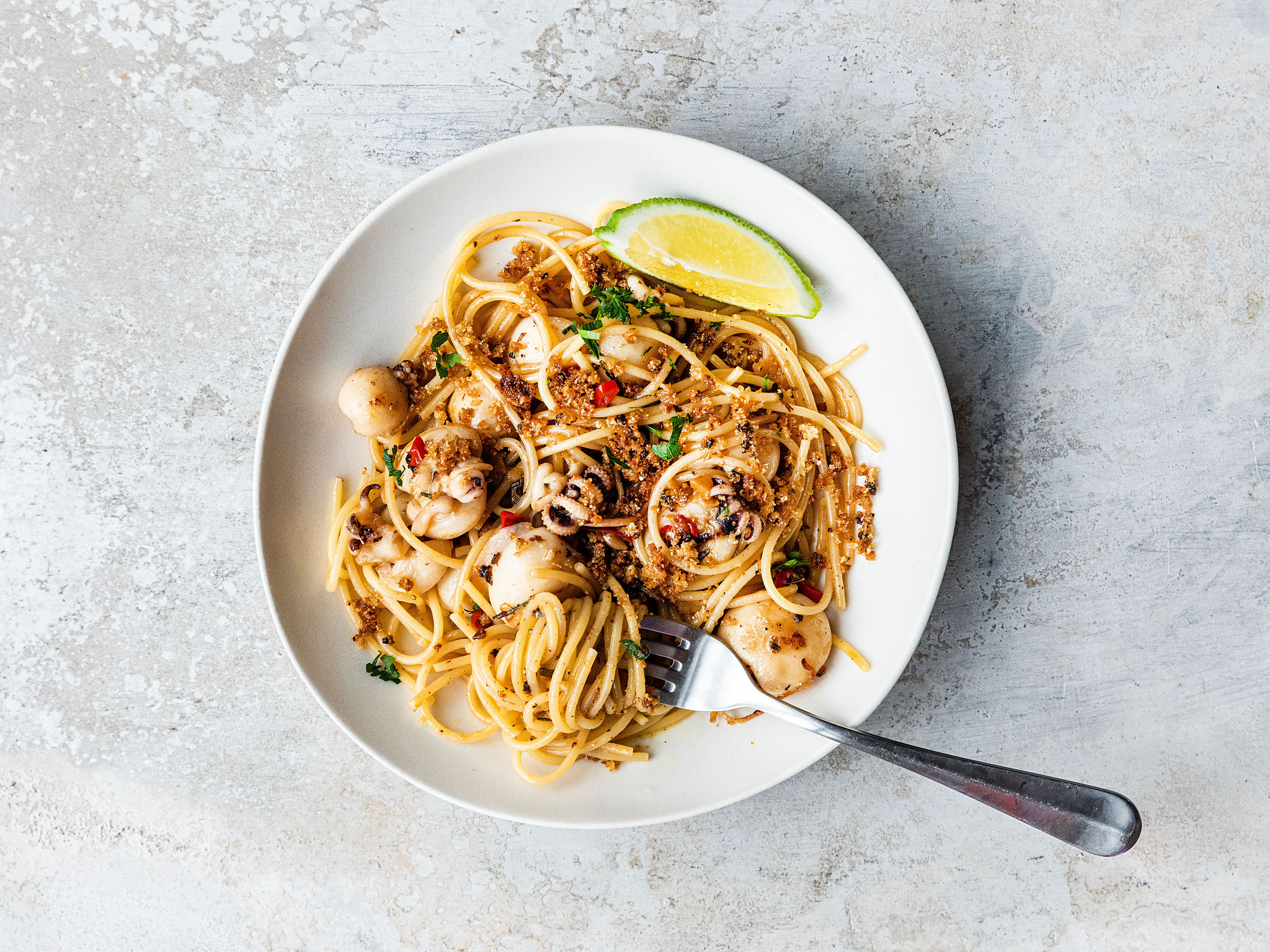 Spaghettini mit Calamari, Rosmarin und Zitrone | HOMEMADE