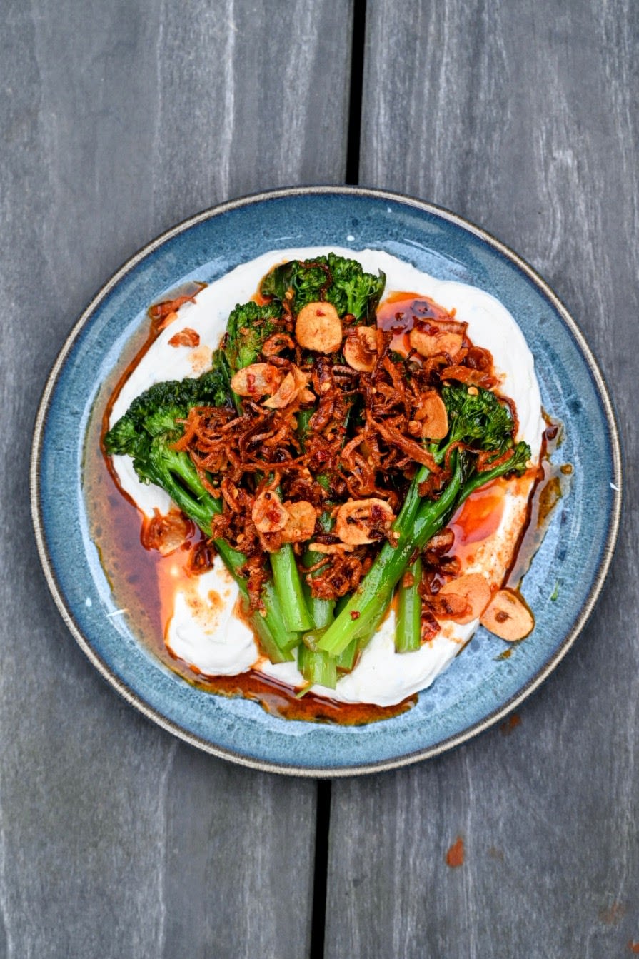 Brokkolini mit Ricotta und crispy Chiliöl | HOMEMADE