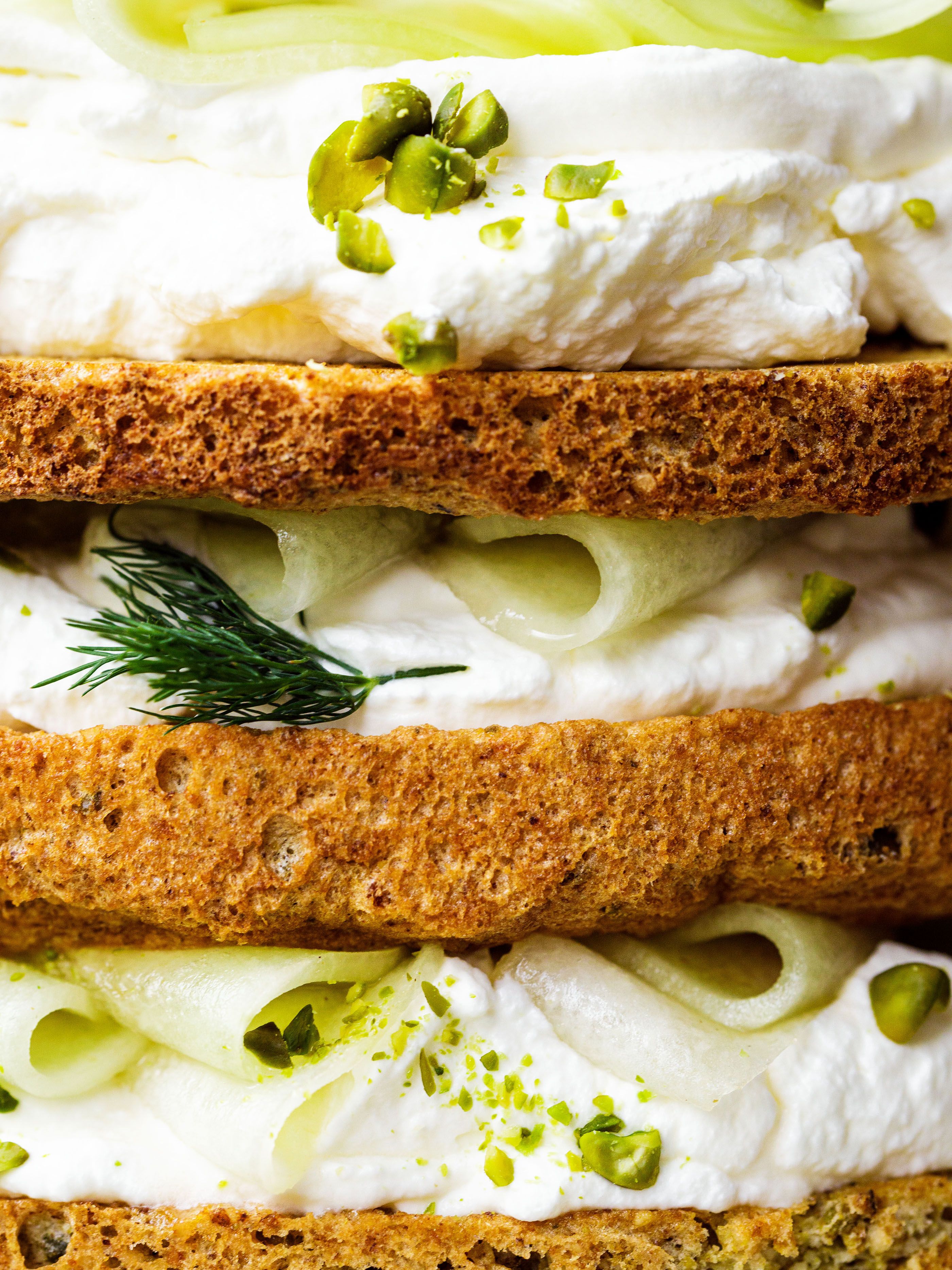 Glutenfreie Pistazien-Kokos-Torte mit Melonen | HOMEMADE