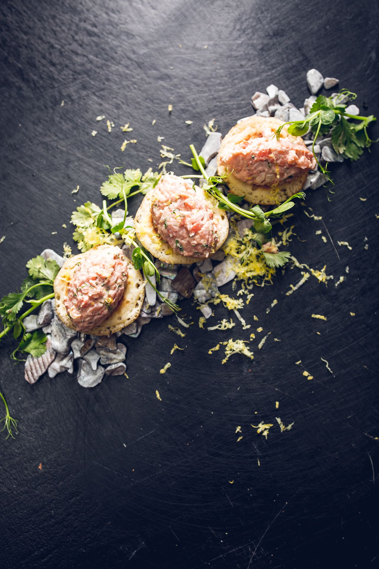 Lachstatar auf Blinis | HOMEMADE
