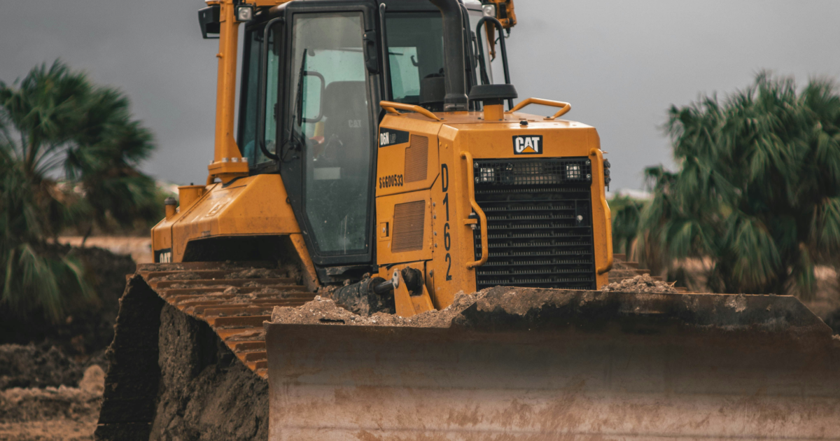 Heavy Equipment Maintenance Program | Reduce Downtime