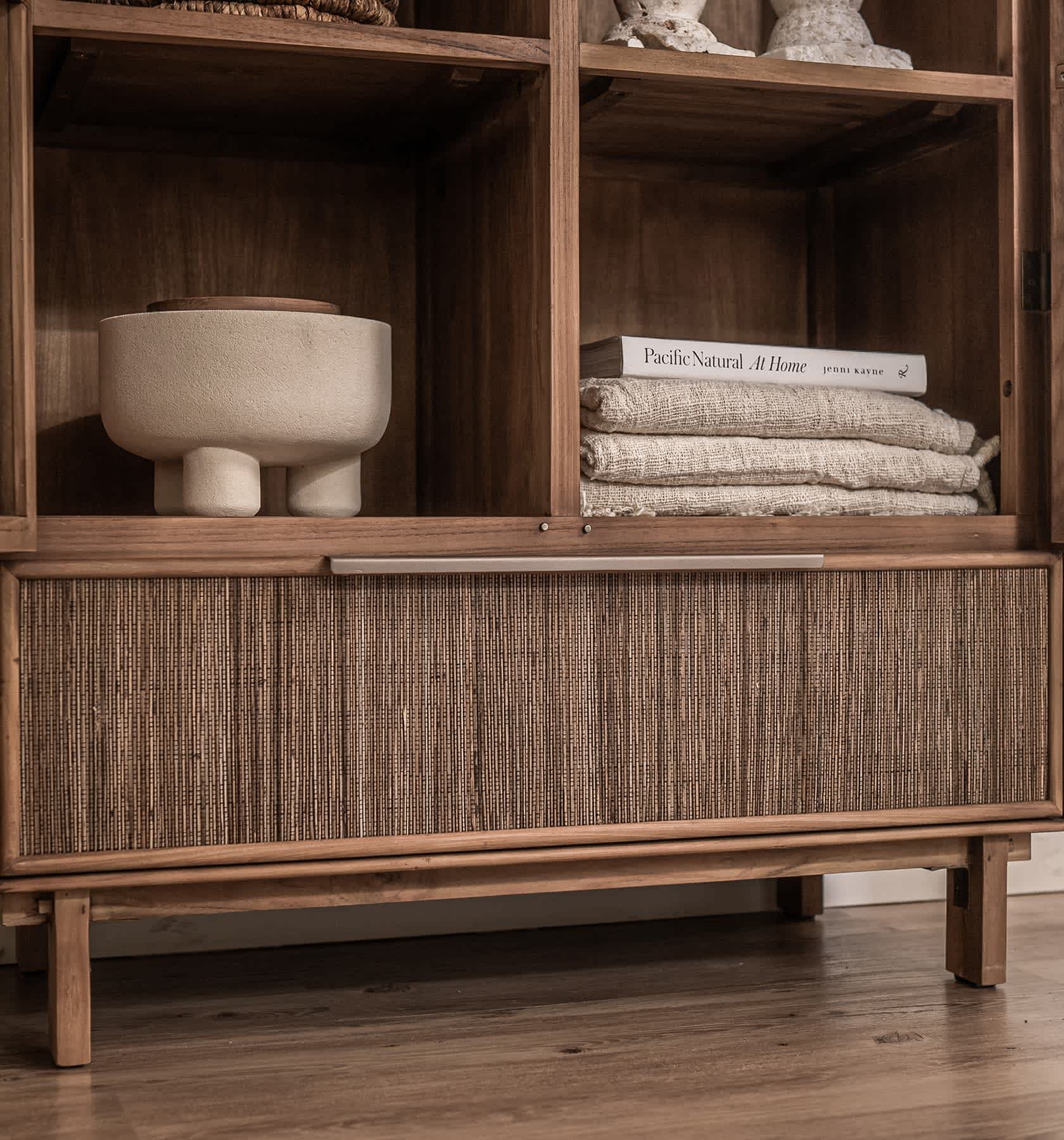 Grace Cabinet 2 Glass Doors 1 Drawer