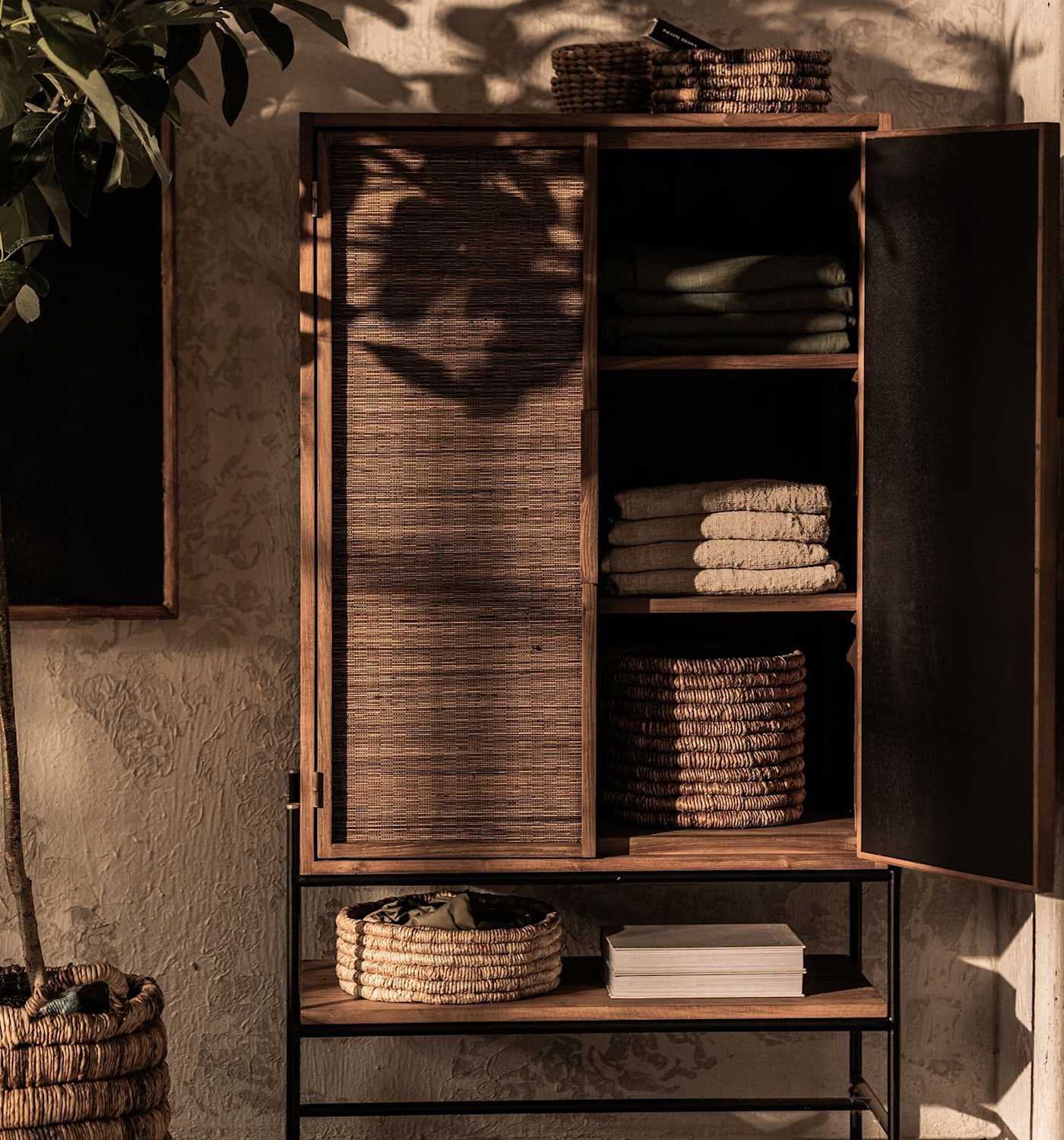 Coco Cabinet 2 Doors 1 Open Rack