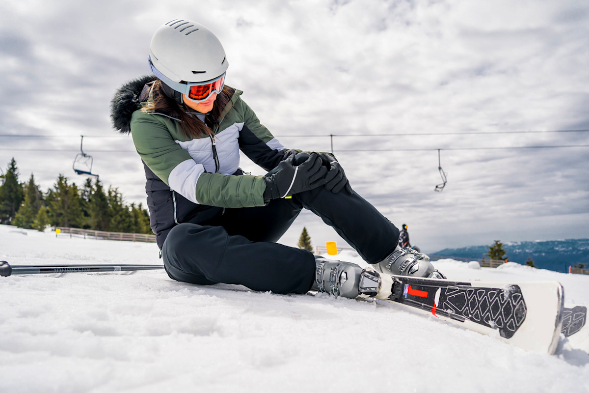 Knee Pain After Skiing: Common Causes and Treatment