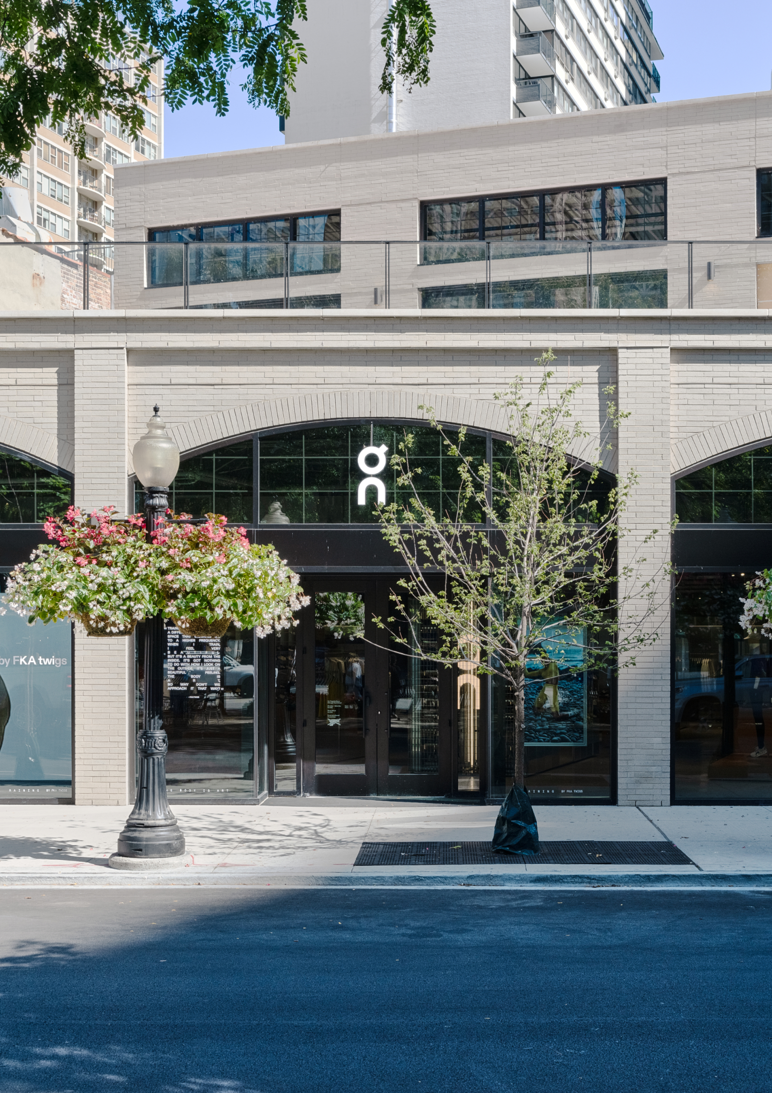 On Flagship Store Chicago Rush Street | On United States