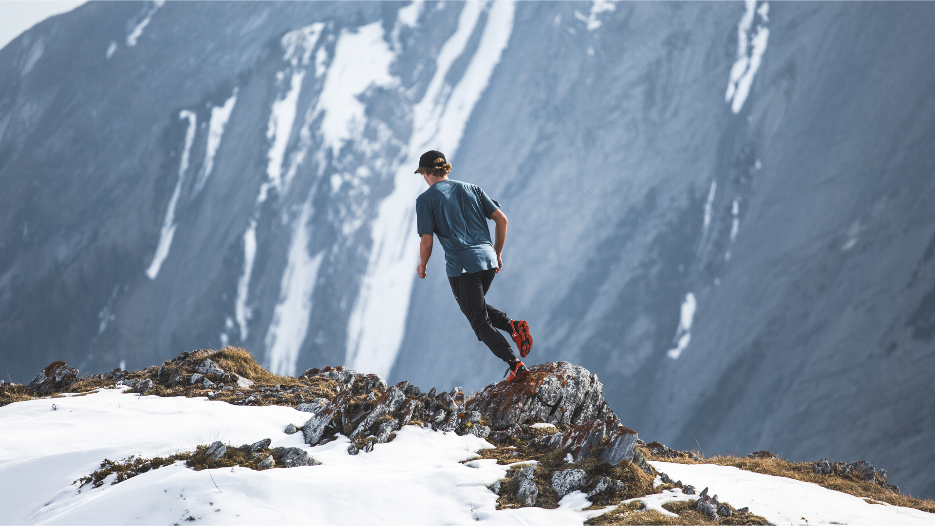 Cold Weather Running Gear: Stay Warm & Protected | On United States