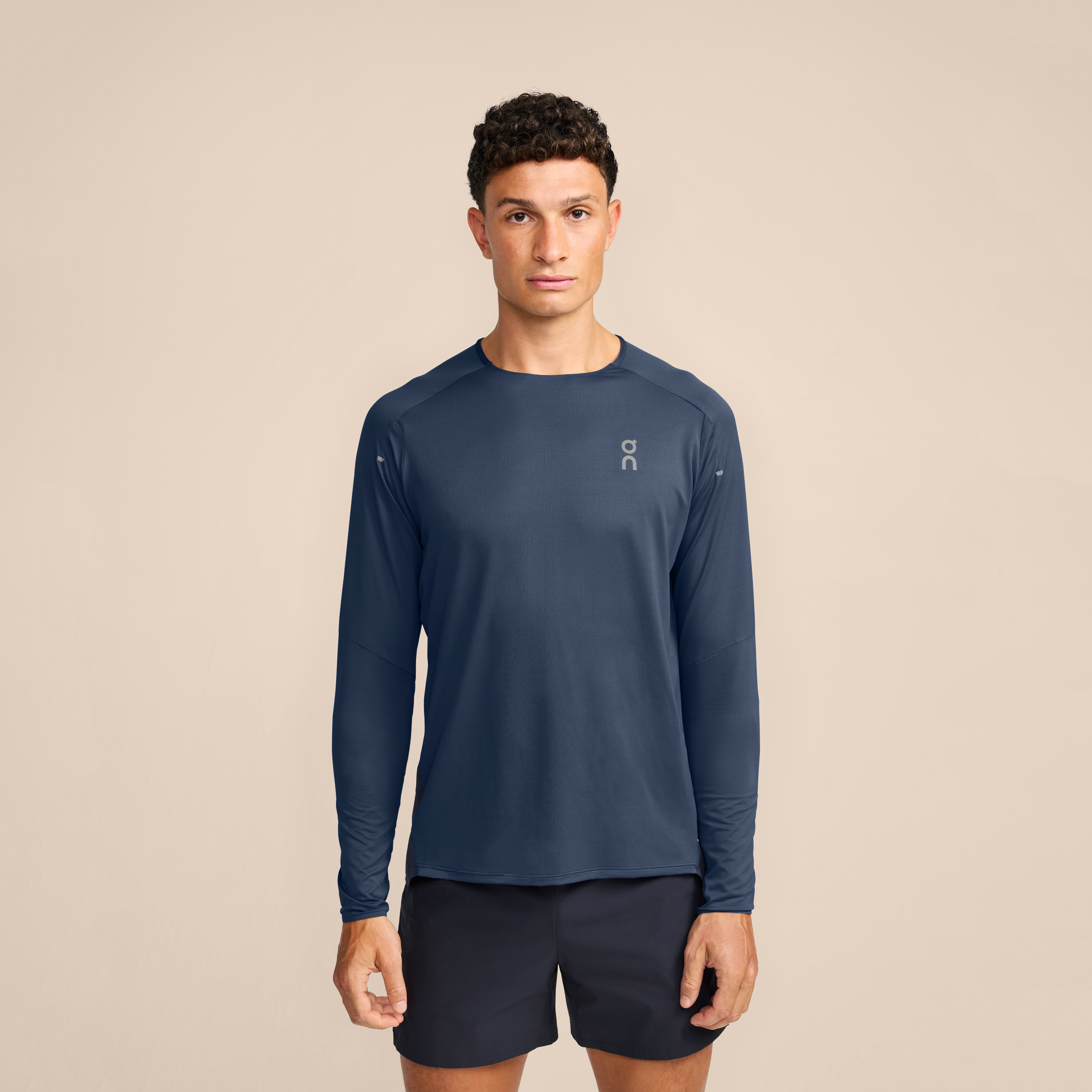 Performance Apparel & Clothing | On Germany