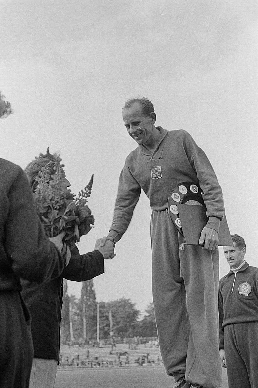 Why Australia’s Zatopek:10 race is named after famous Czech athlete ...