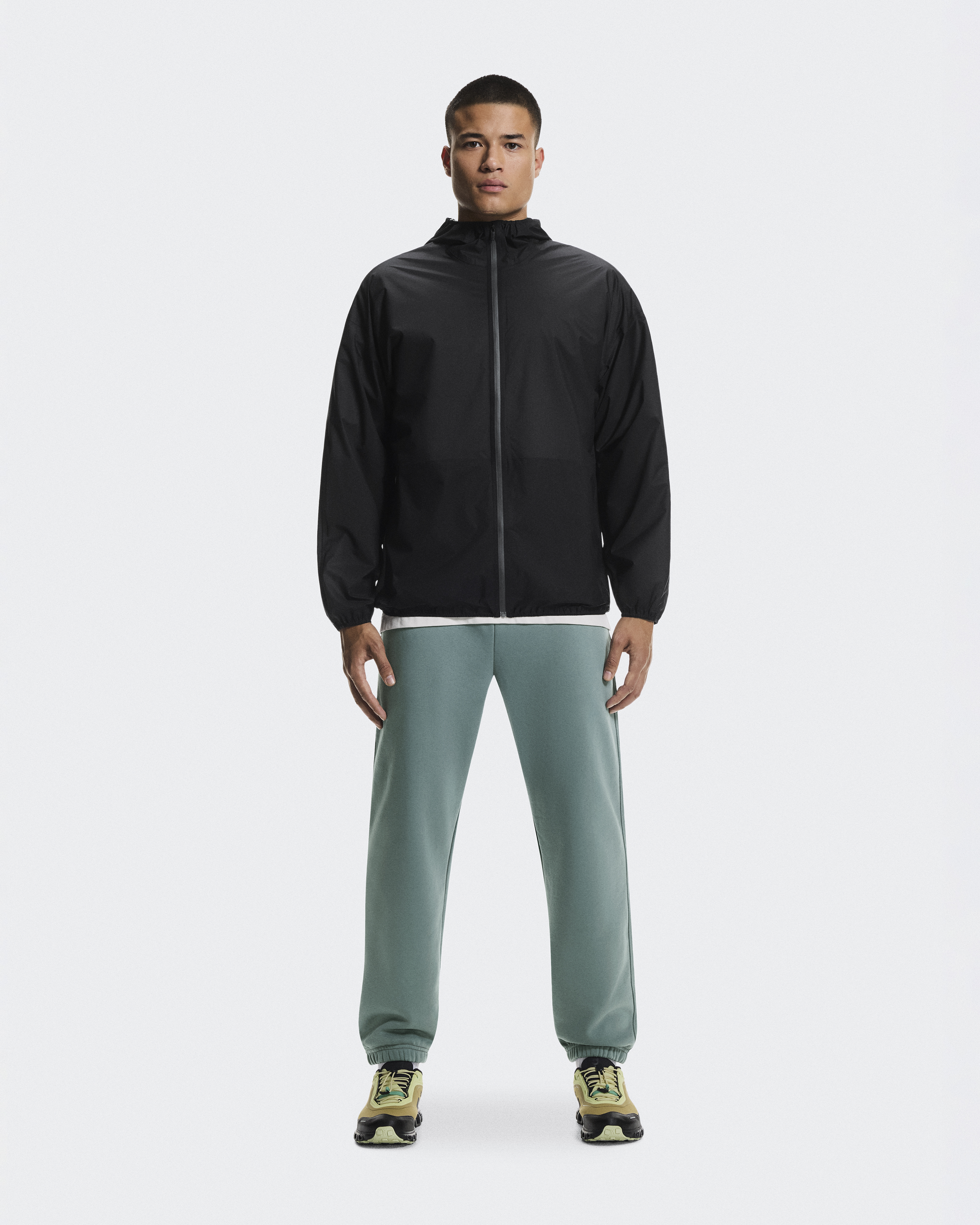 Men's Explore Lightweight Waterproof Jacket | Black | On Taiwan Region