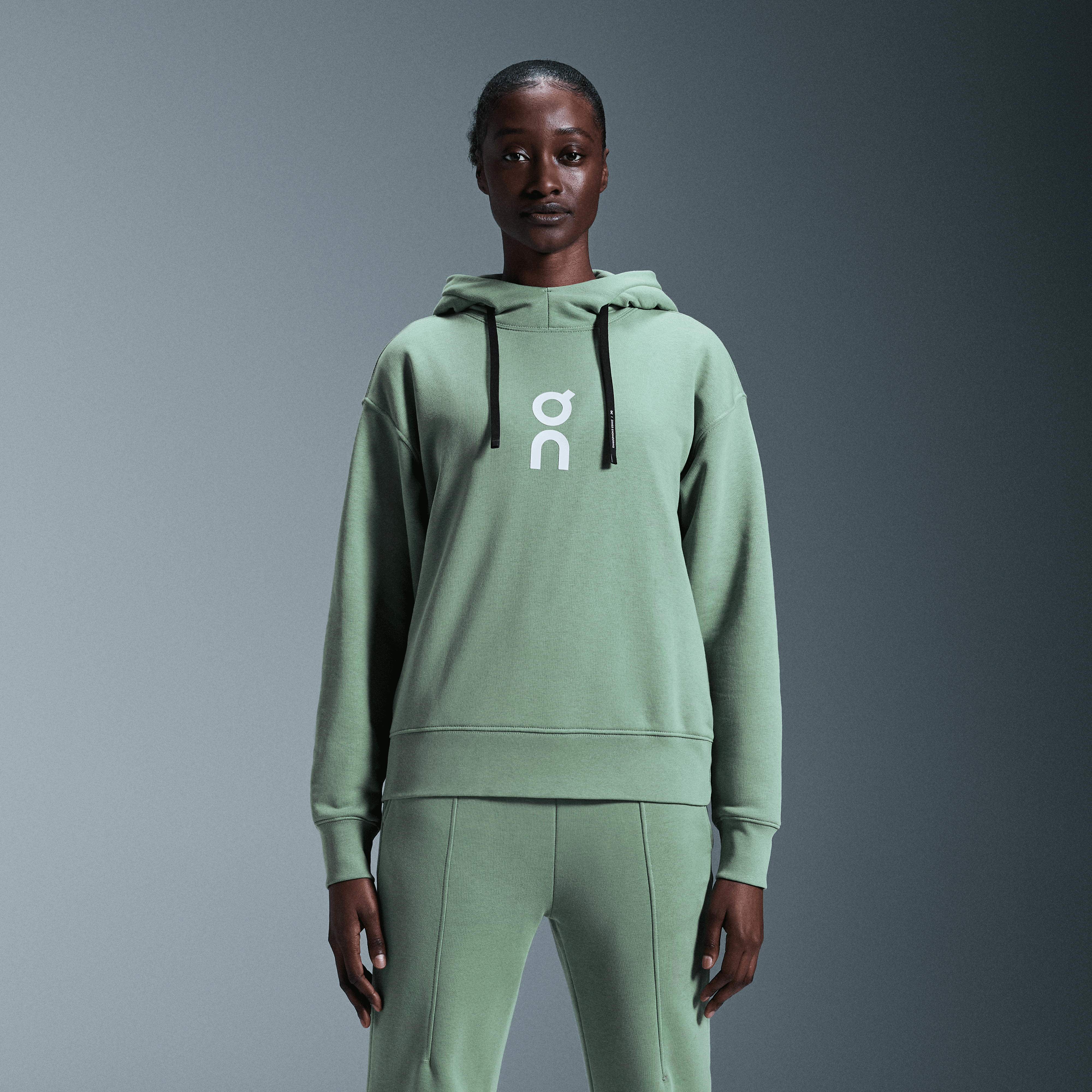 フーディー＆スウェット | On 日本