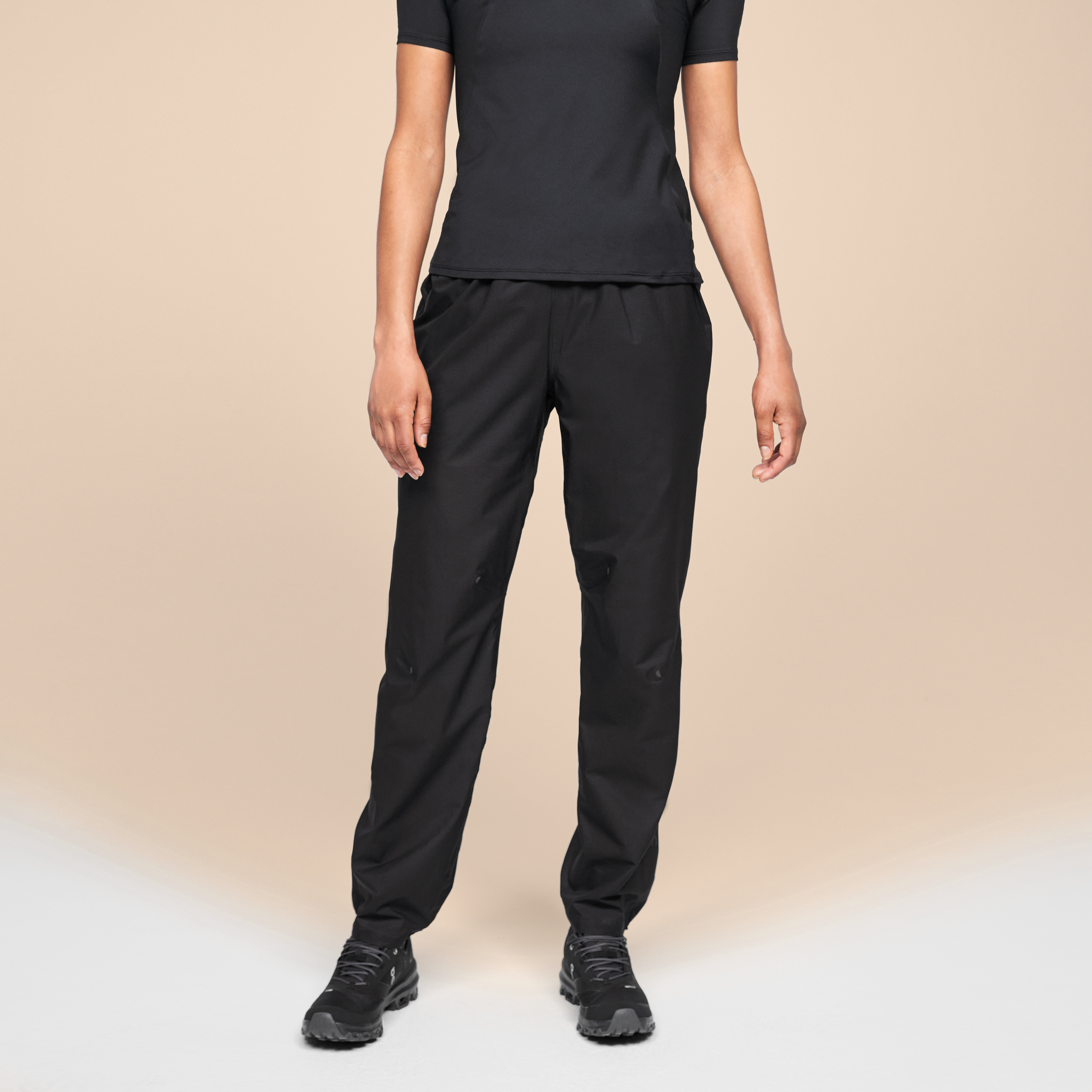 Women's Lightweight Pants | Black | On United States