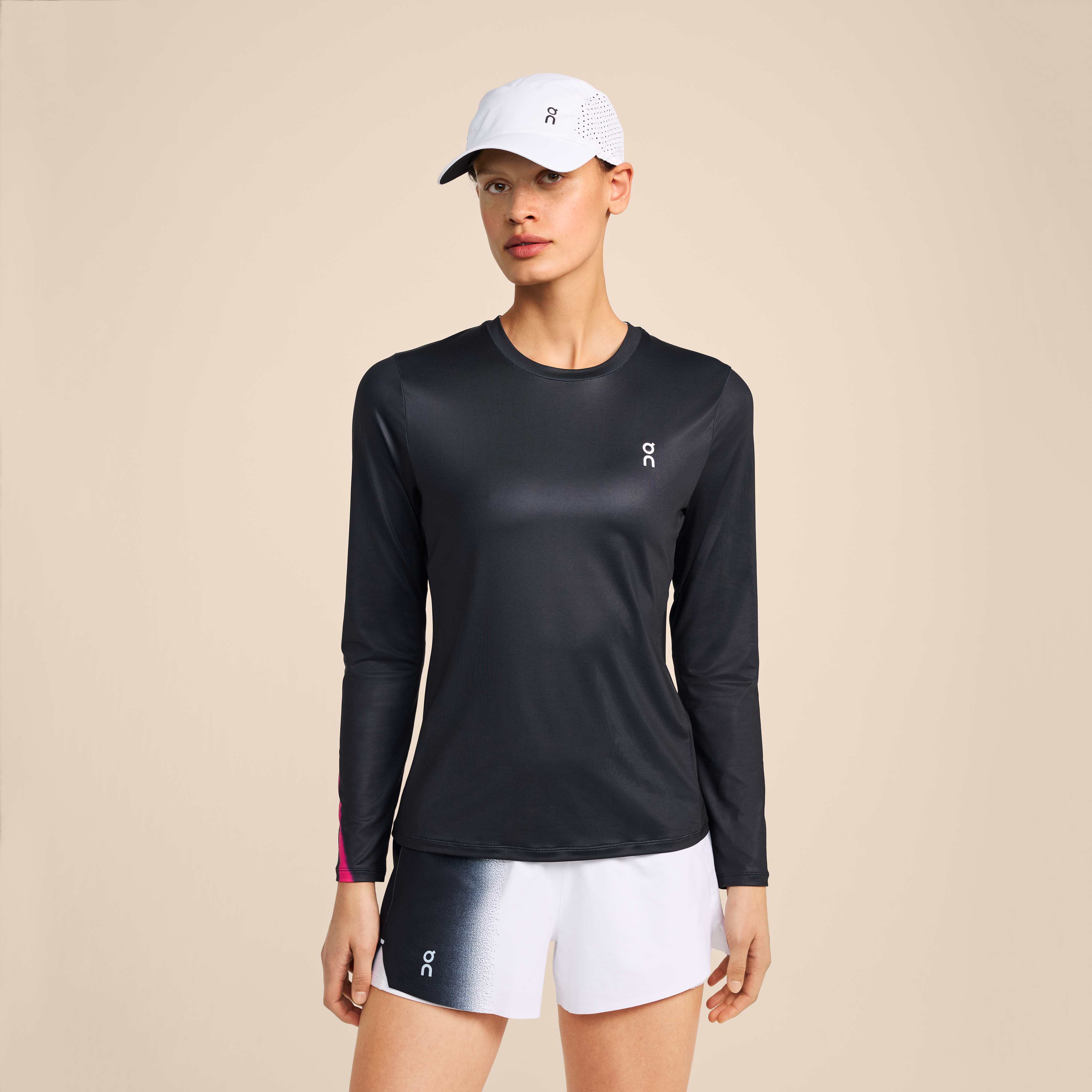 Tenniskleidung: Leistungsstarke Outfits für den Court | On Deutschland