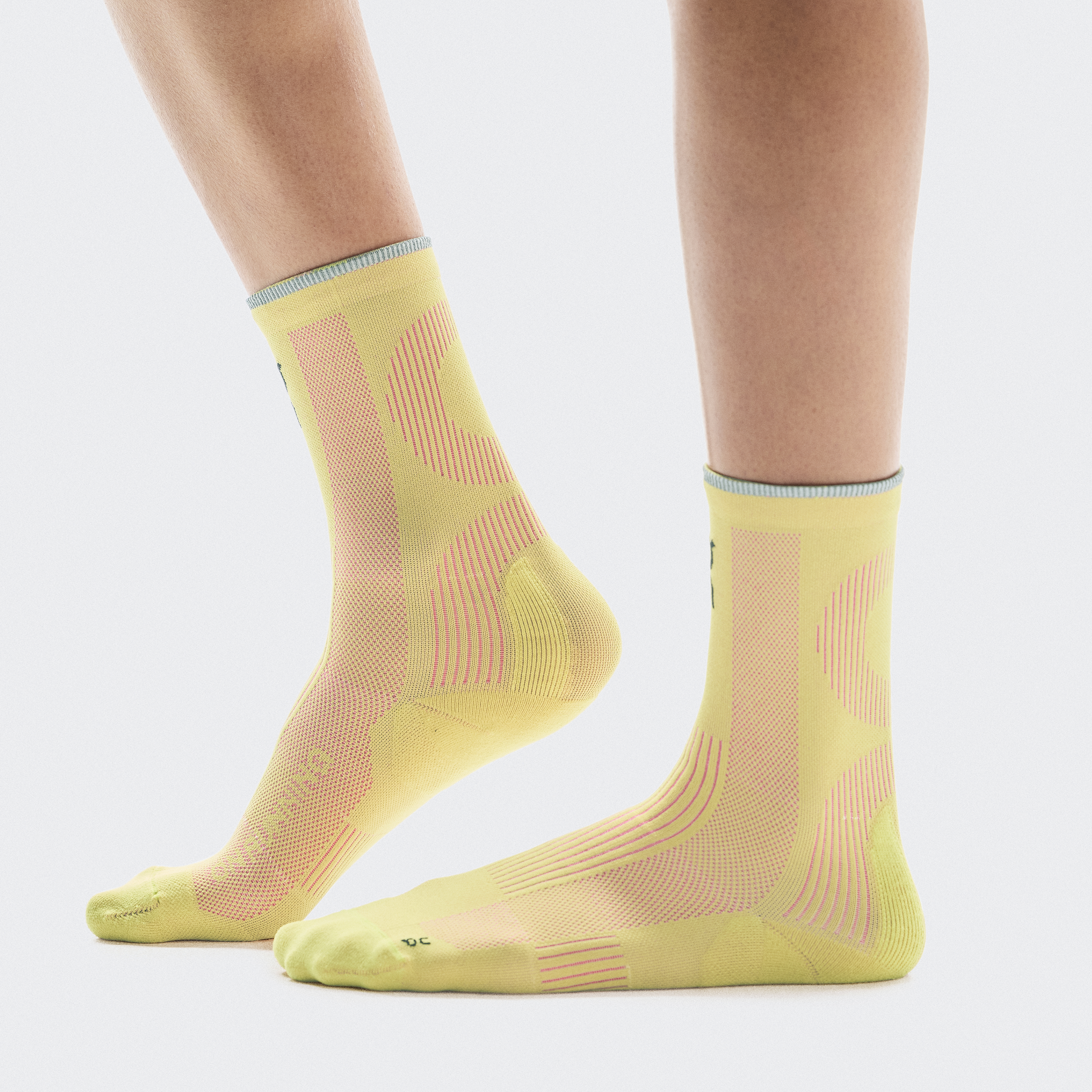Performance Running Socks | On United States