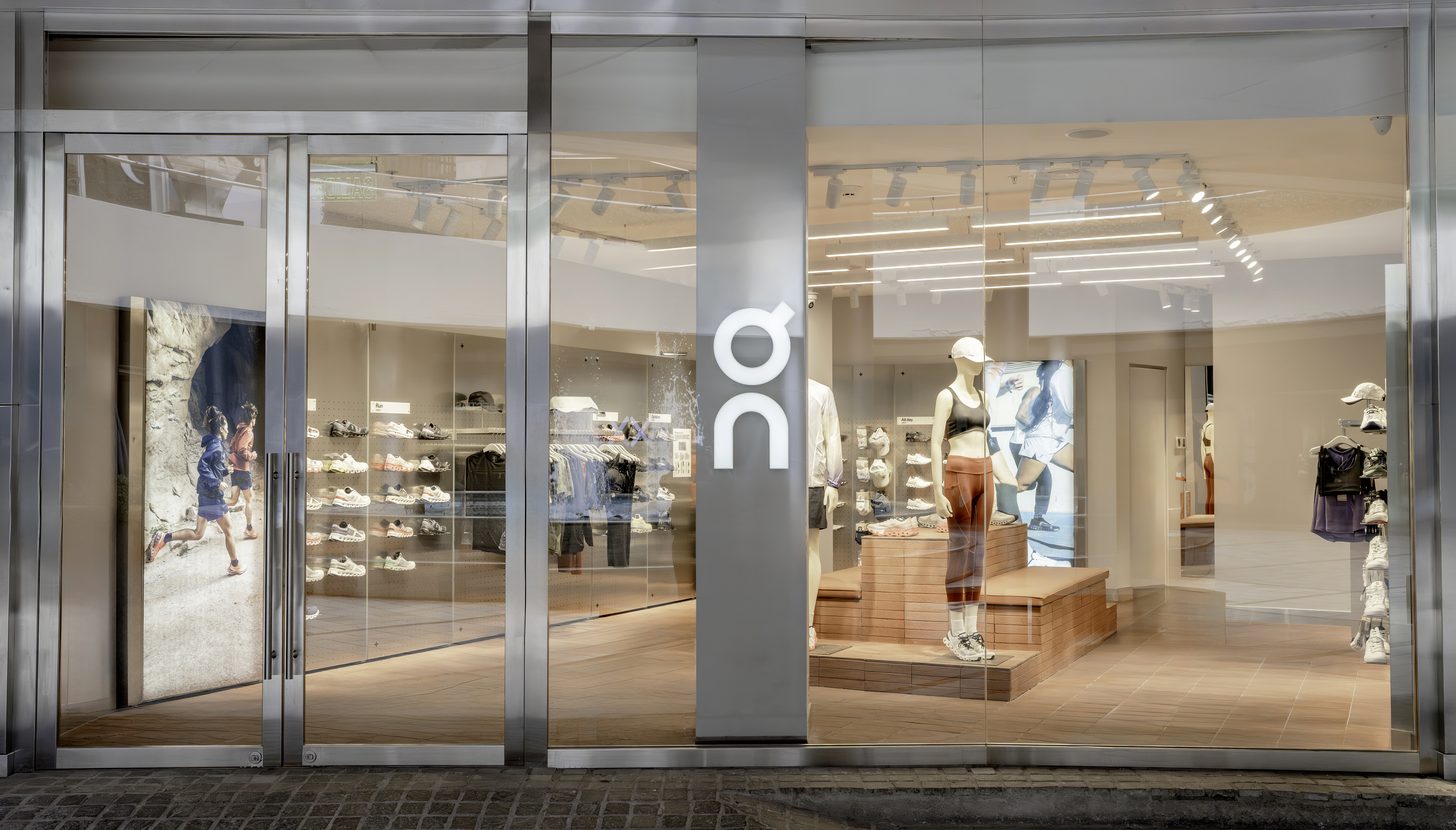 On Store Santiago Parque Arauco | On Italy