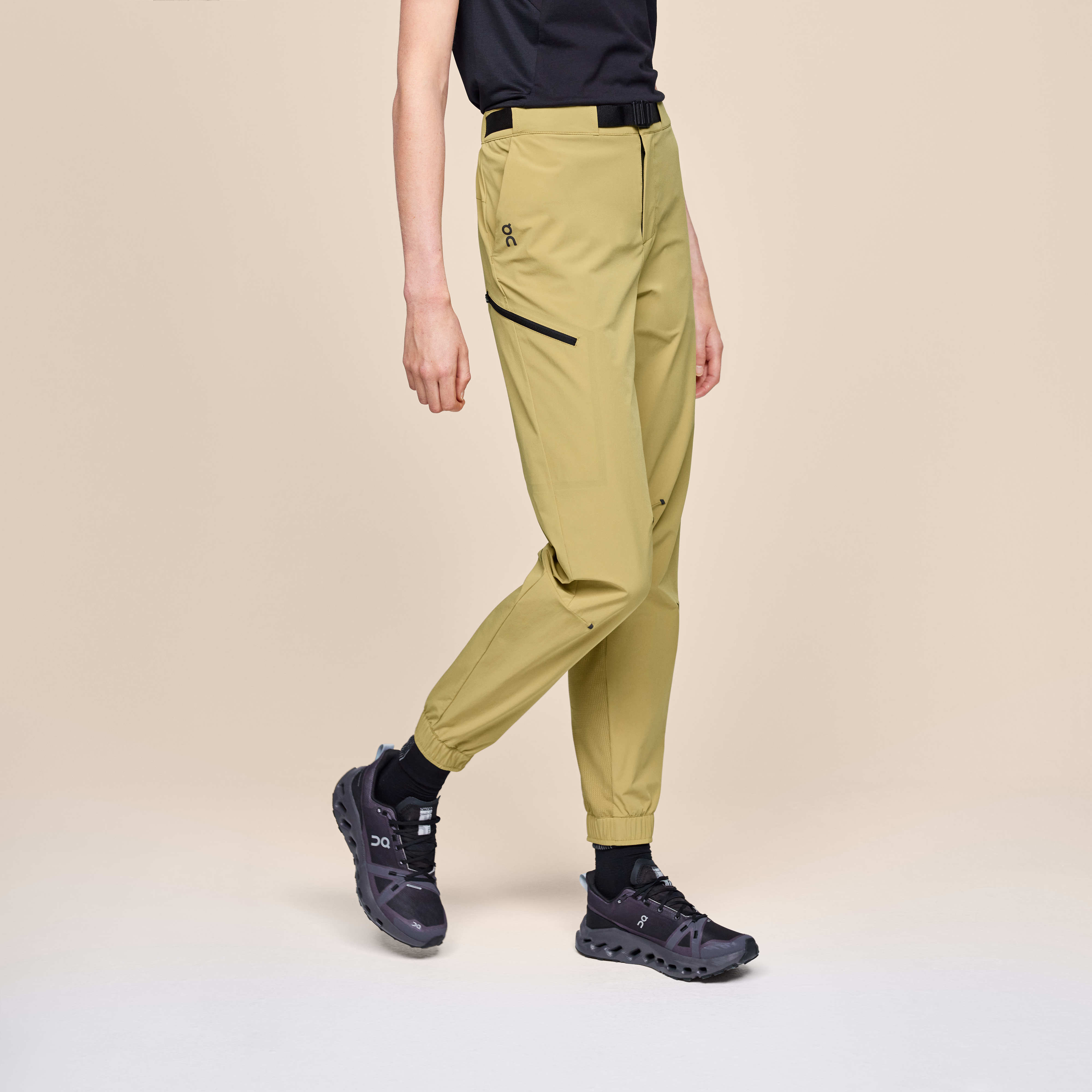 Women's Lightweight Pants | Black | On United States