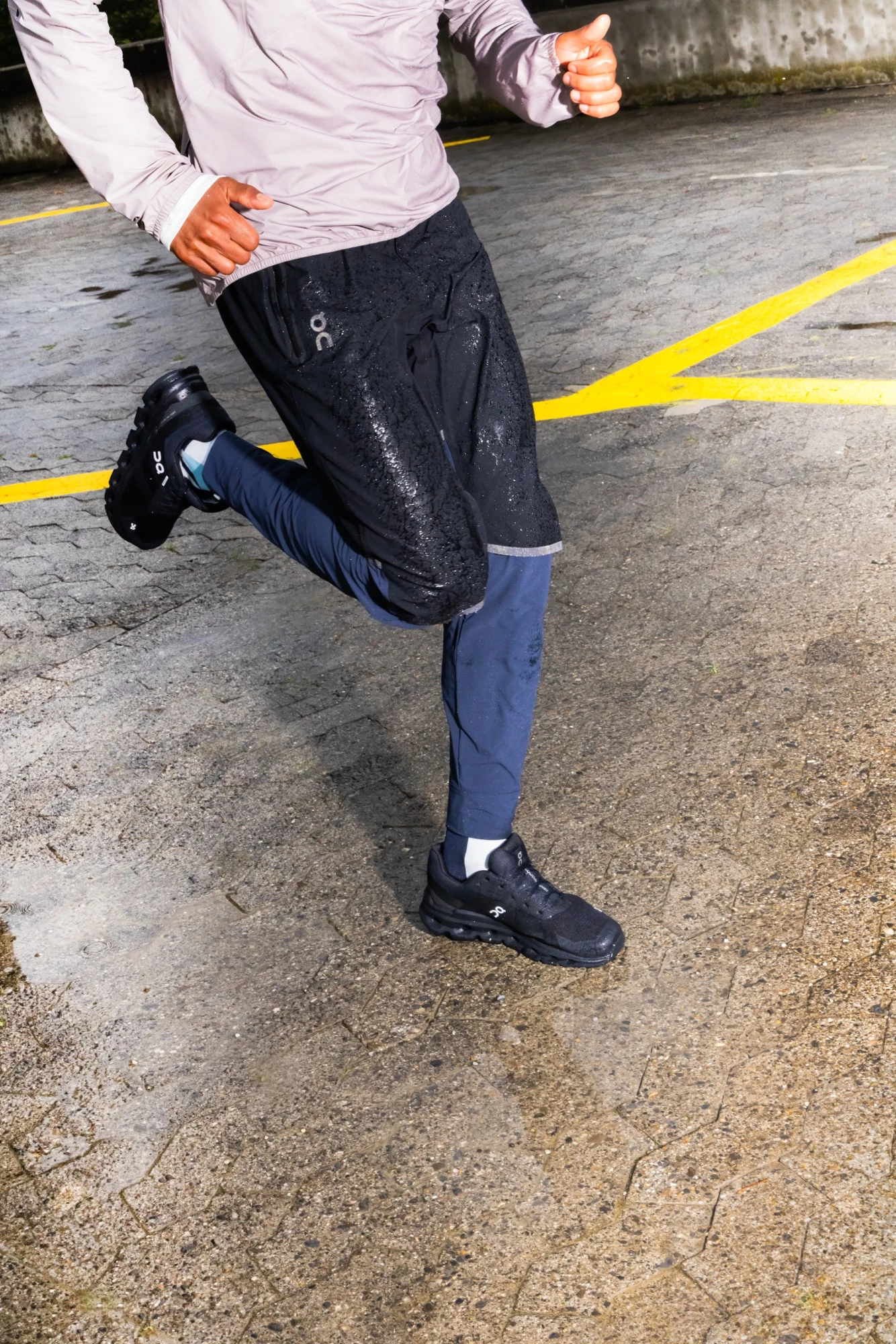 Cold Weather Running Gear: Stay Warm & Protected | On United States