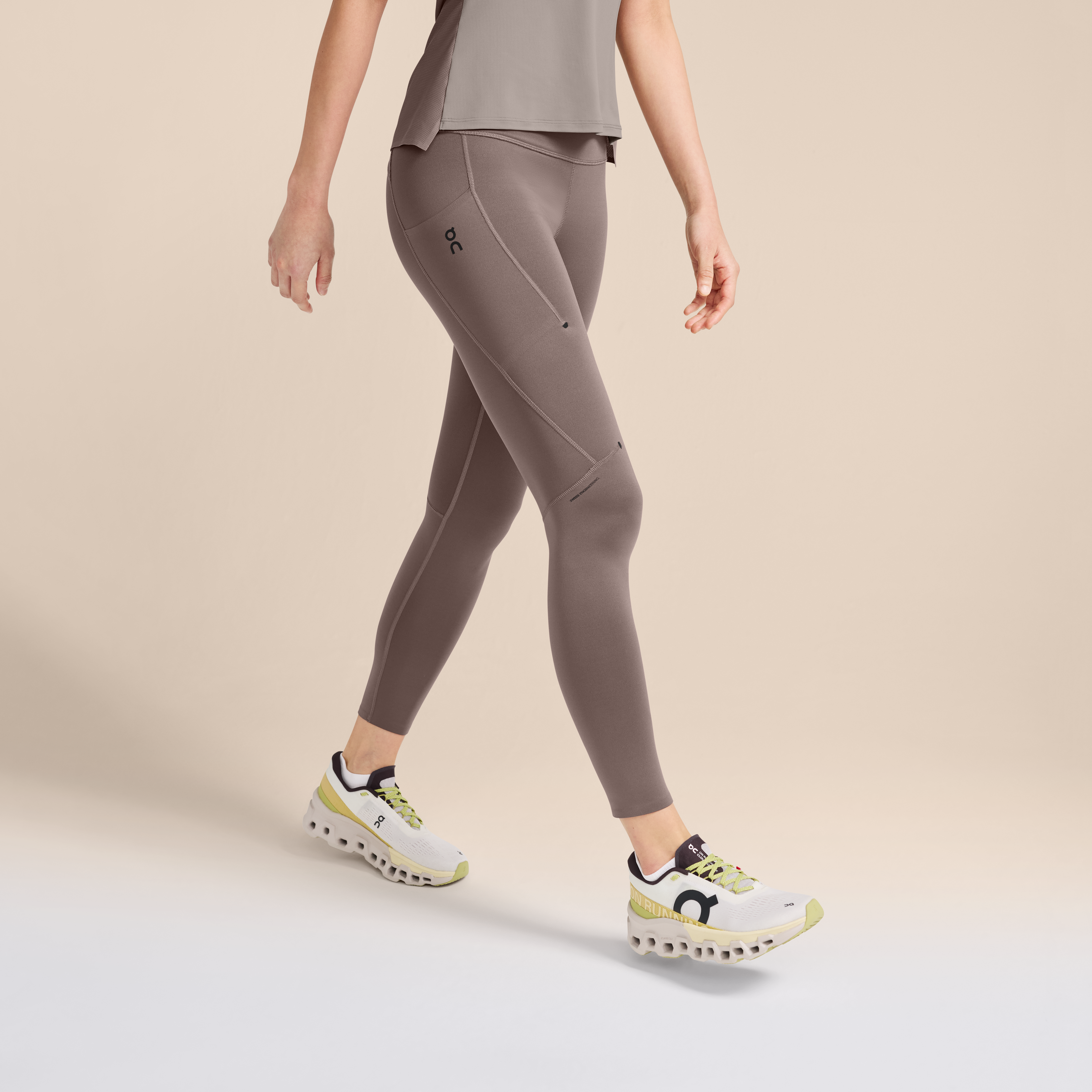 Women's Race Crop | Black | On United States