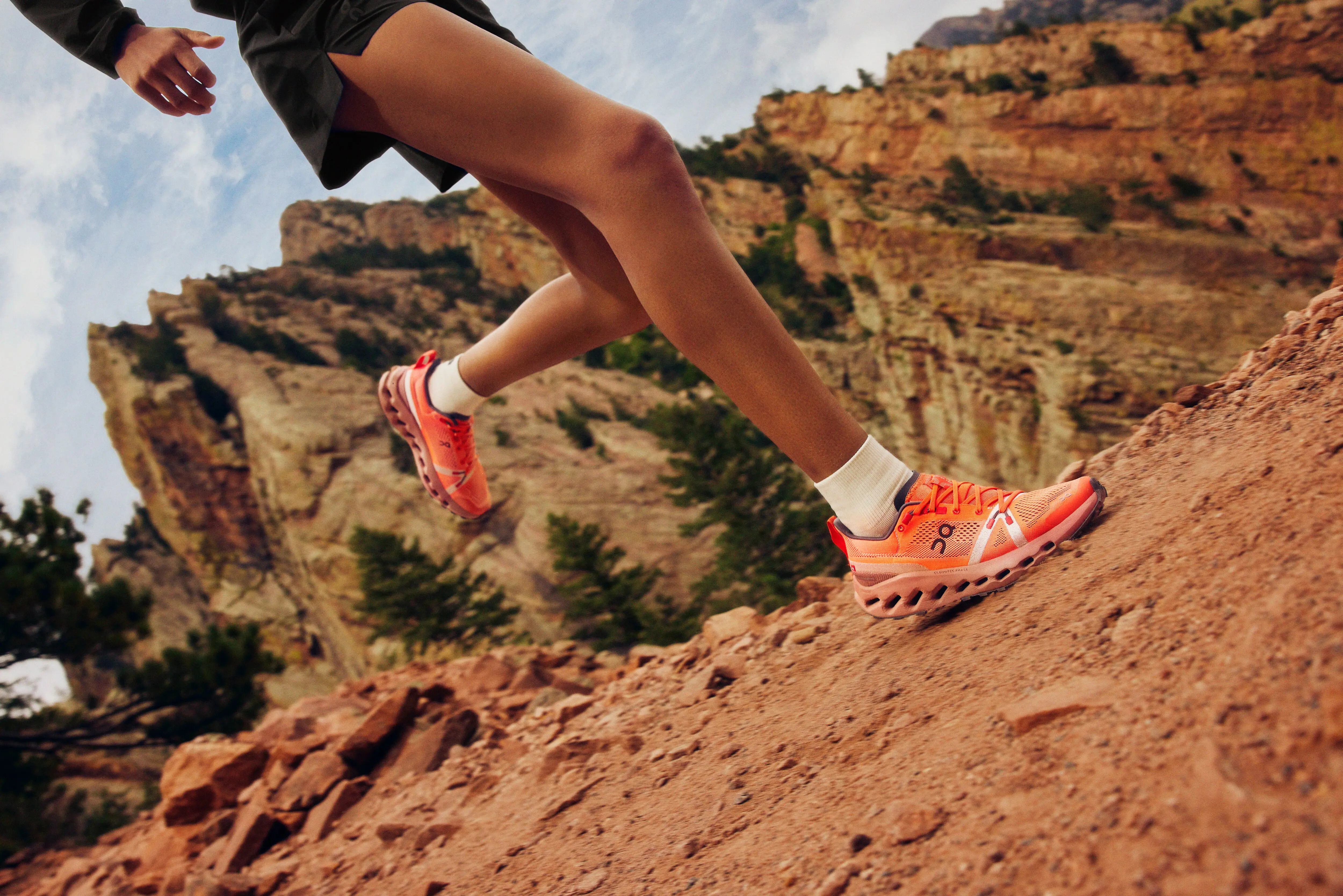 Trail Running Gear: Follow Your Own Path | On United States