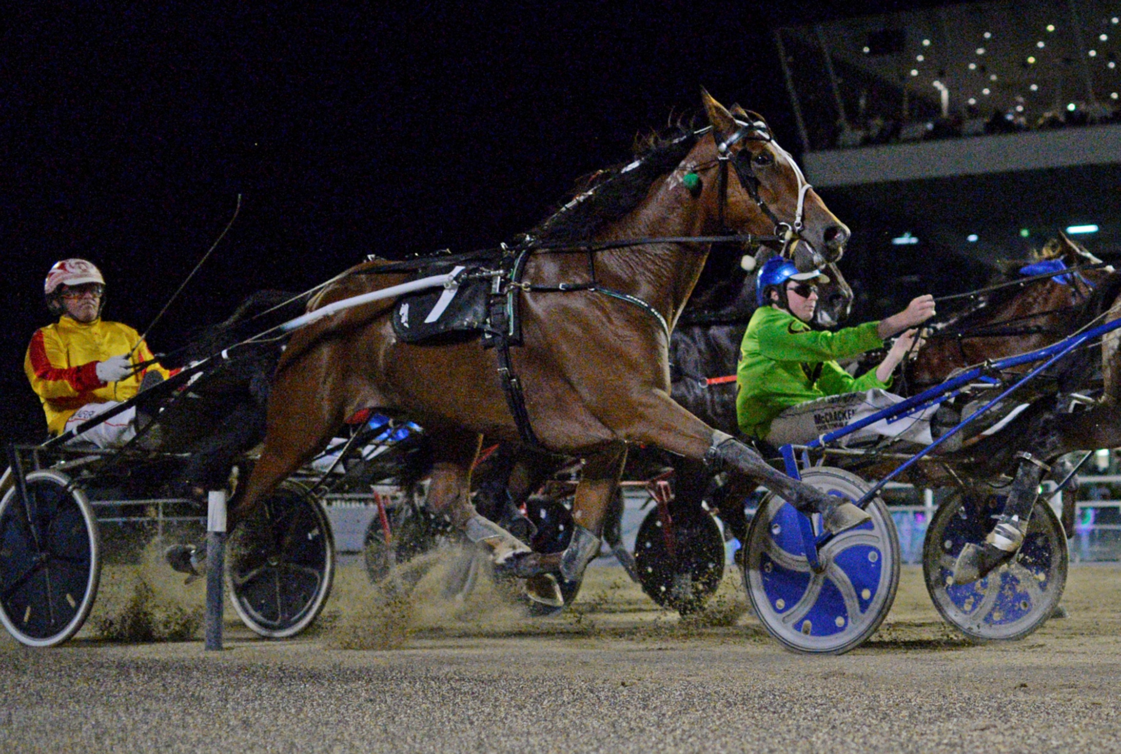 Millionaire Queen to abdicate her throne