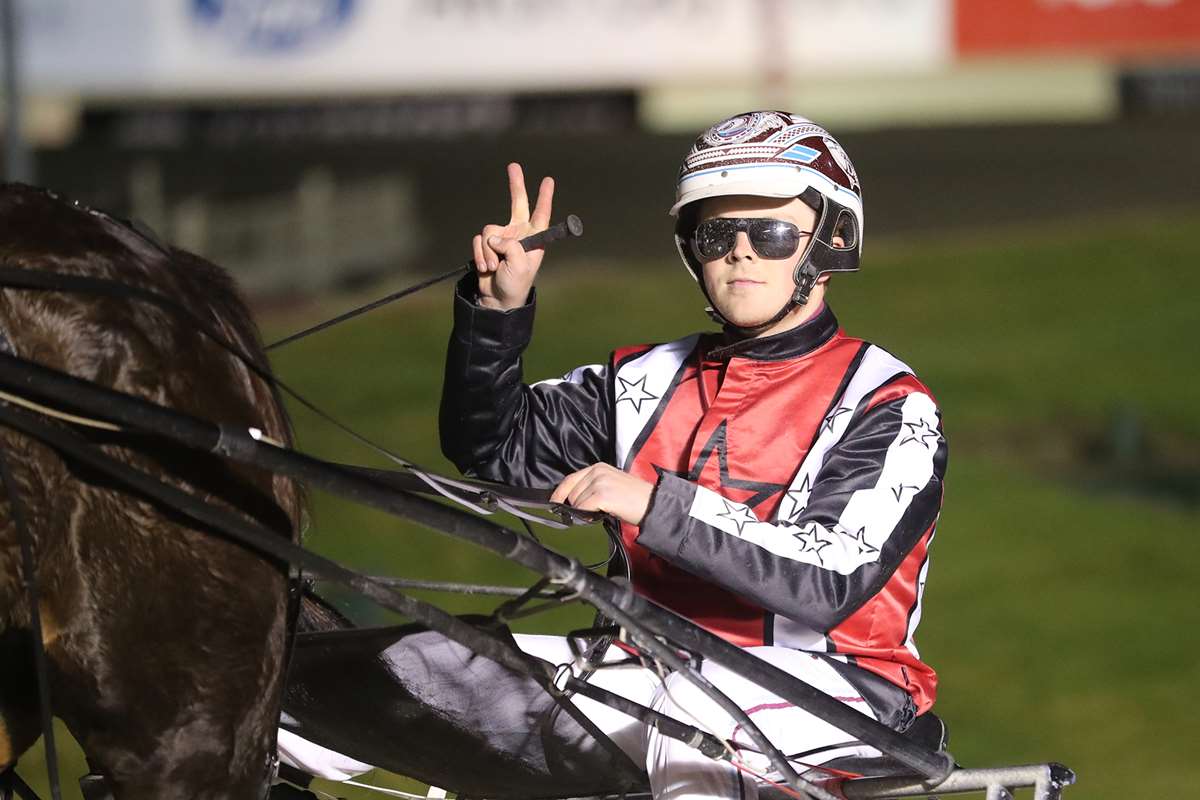 Dalgety's late bid for the Junior Drivers' premiership