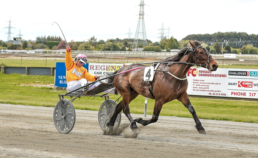 Vale Wayne "Ox" McEwan