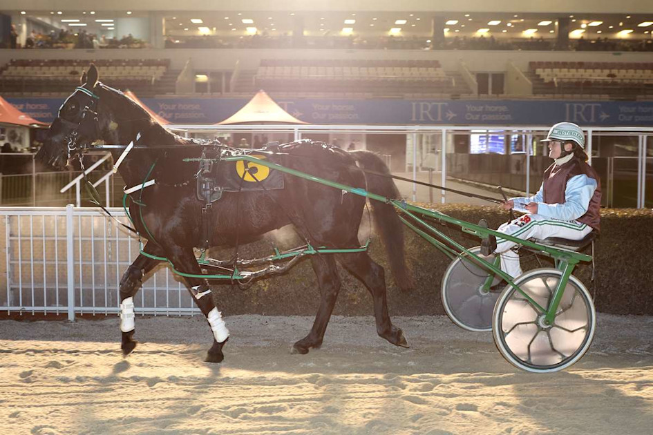 Sarah O'Reilly returns to racing with a special win