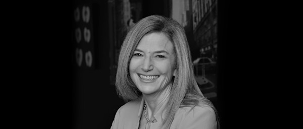 경영진 - Lisa Nadler | Shutterstock