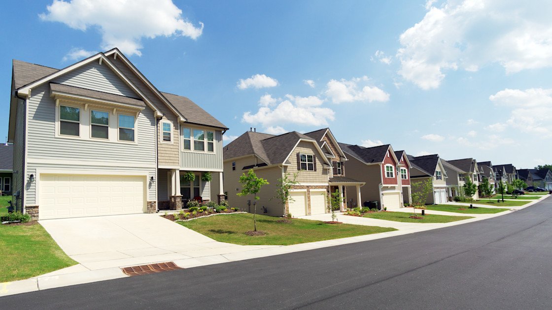 Economic unease threatens early-year housing market momentum