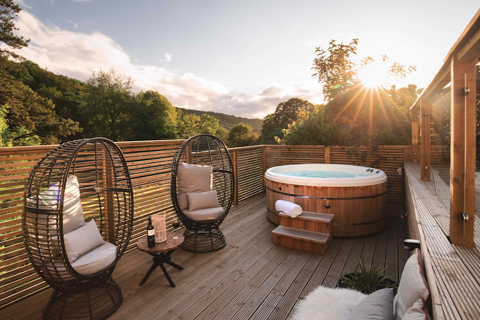 Relax in Style: Cabins with Hot Tubs | Plum Guide