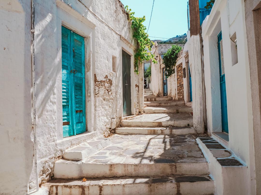 Stay in the best homes in Greece | Plum Guide