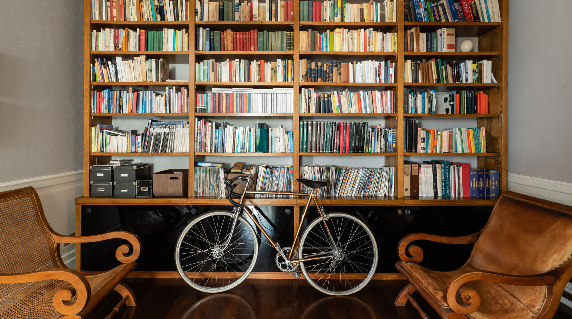 13 Breathtaking Home Libraries for Book Lovers | Plum Guide