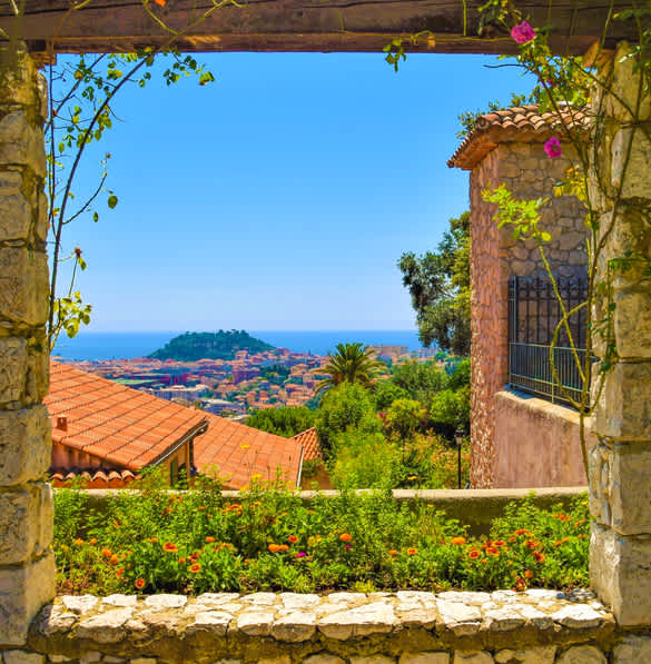 Busy Areas To Avoid in Nice & Other Travel Tips | Plum Guide