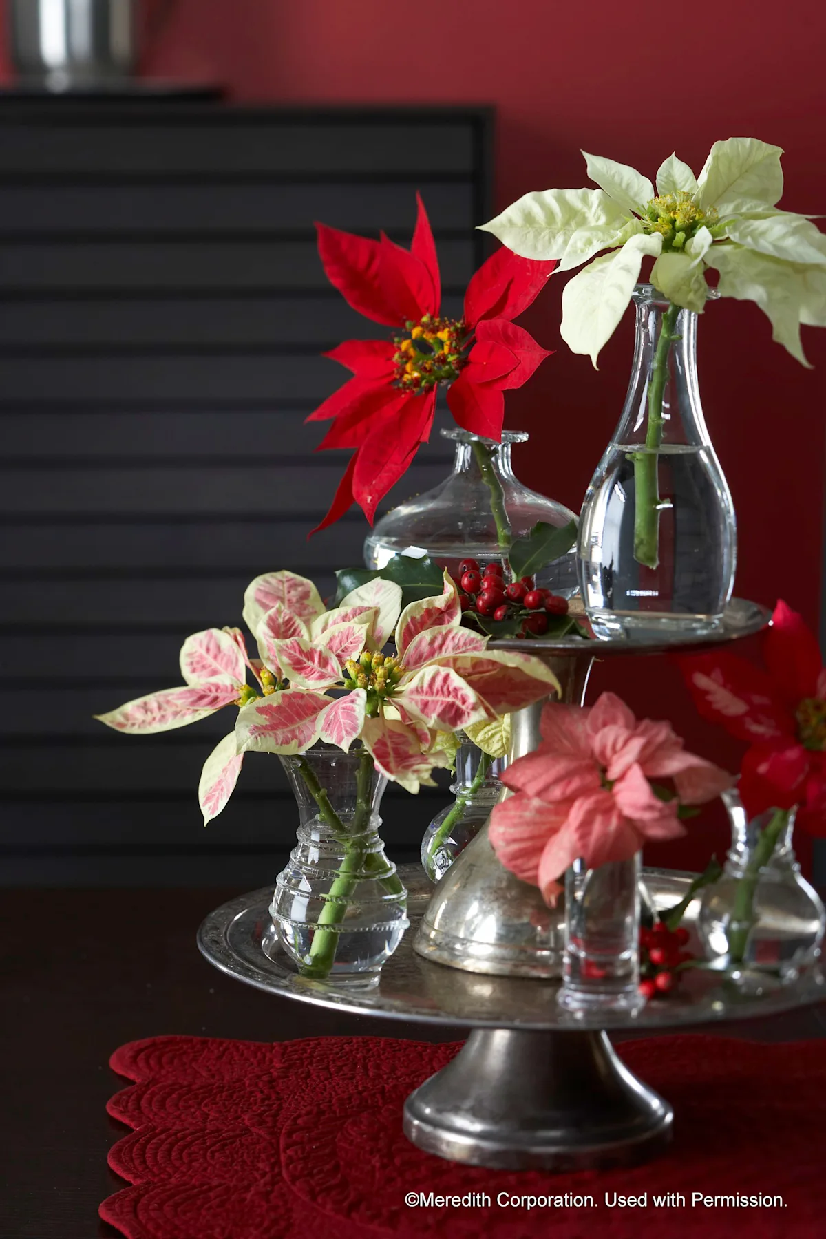 Ten Unique Ways to Incorporate Floral Into Your Holiday Décor - FTD.com
