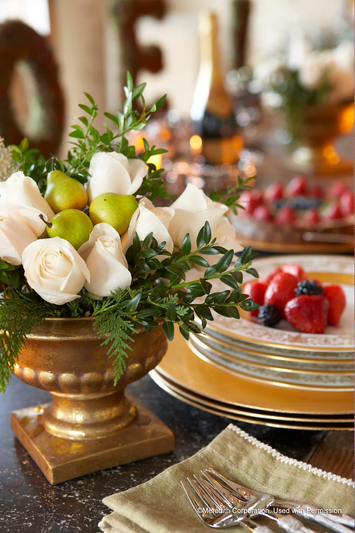 Ten Unique Ways to Incorporate Floral Into Your Holiday Décor - FTD.com